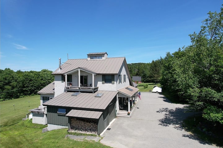 Rice Hill Retreat - Fabulous Hill Top Chalet - Dover, VT