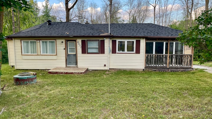 Rustic Hideaway Cottage - Collingwood