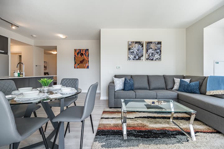 Luxury 2br+den, 2bath, Parking, Breathtaking View - 미시소거