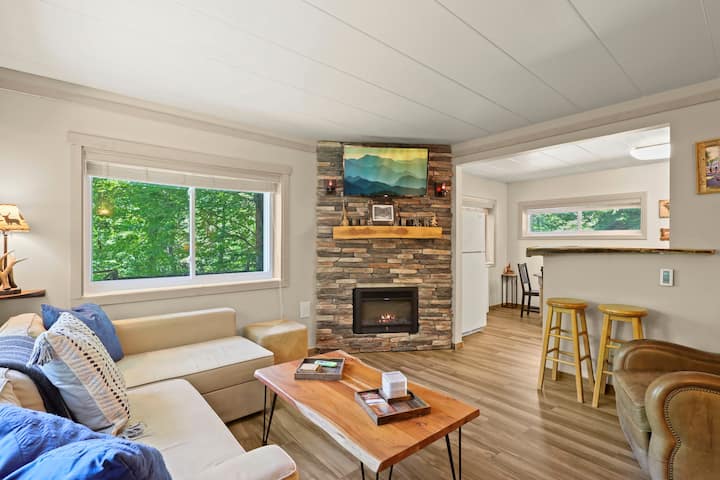 Walk To Downtown Br- Sleeps 6 - Blowing Rock, NC
