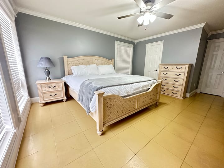 Spacious 6-bedroom Home Near Downtown - Houston