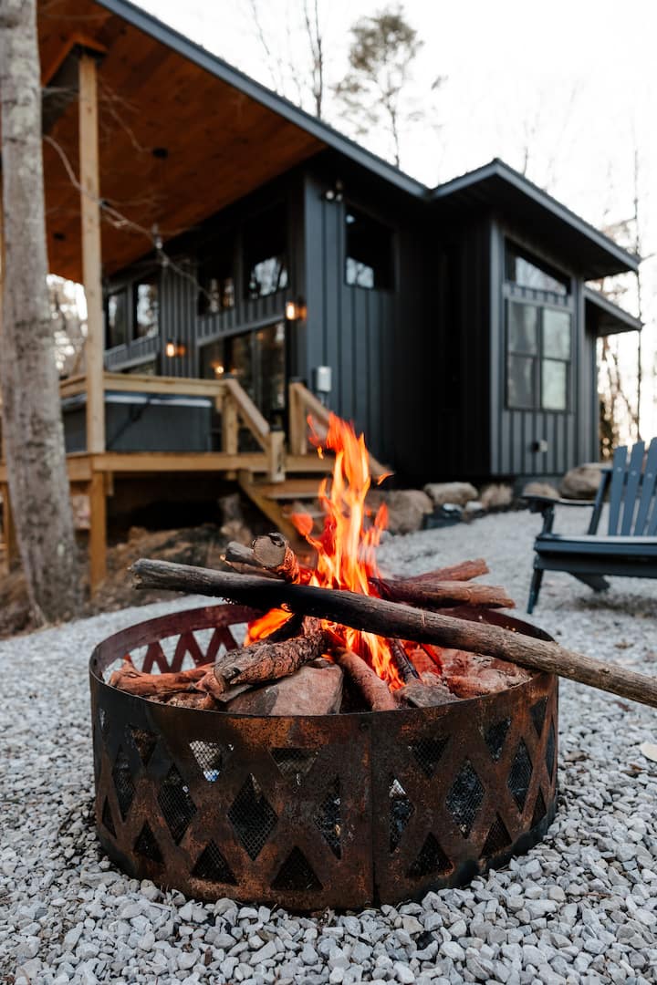 Aquarius Cabin ~ Hocking Hills Cabins & Resort - Logan, OH