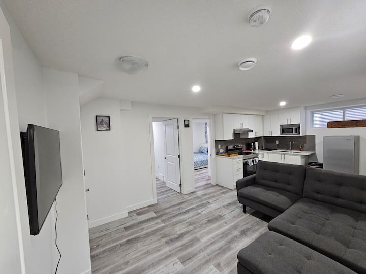 Your Perfect Home Away From Home! (Free Park Pass) - Cochrane