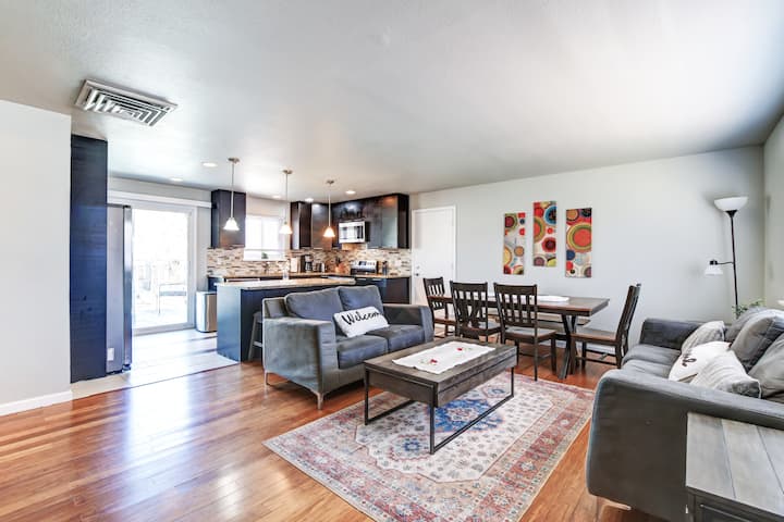 Nice 4 Bed, 2 Bath Home In Denver! - Denver, CO