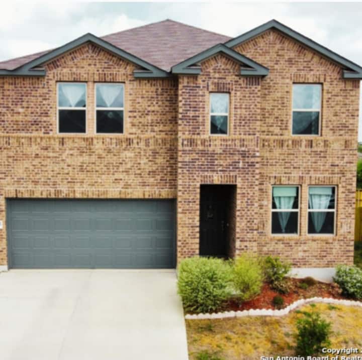 Home 10 Min To Lackland Bmt/15 To Seaworld Veteran - San Antonio, TX