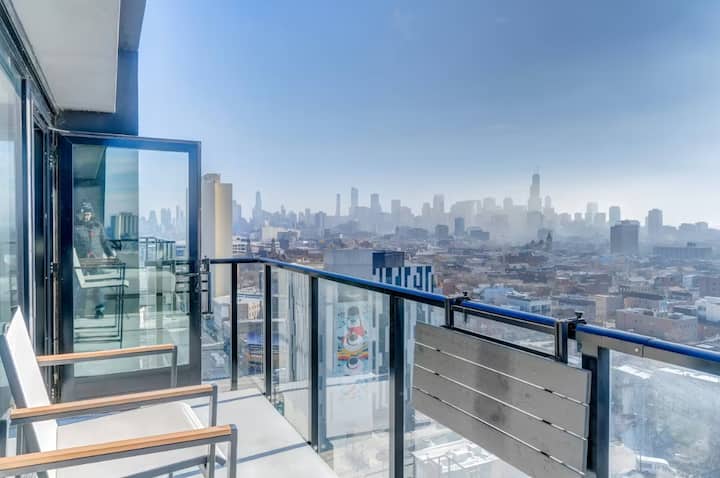 Sunny Spacious Wicker Penthouse | City Views - Chicago