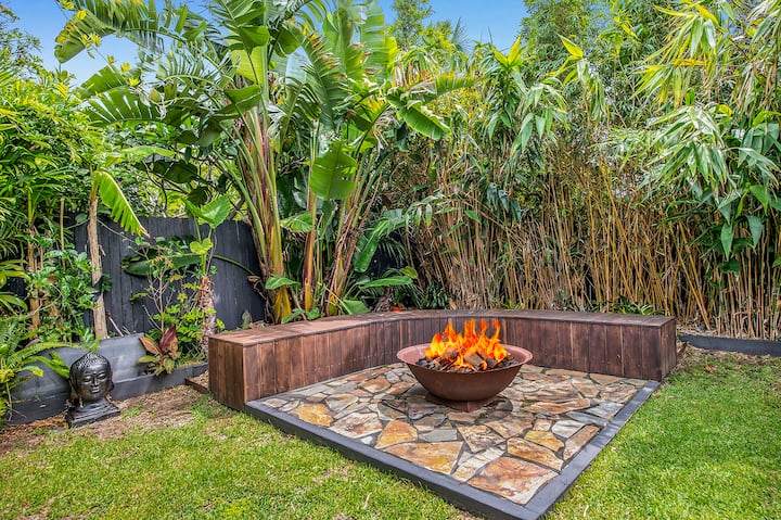 Cosy Winter @“Little Palmy” Spa, Fire Pit & Heater - Umina