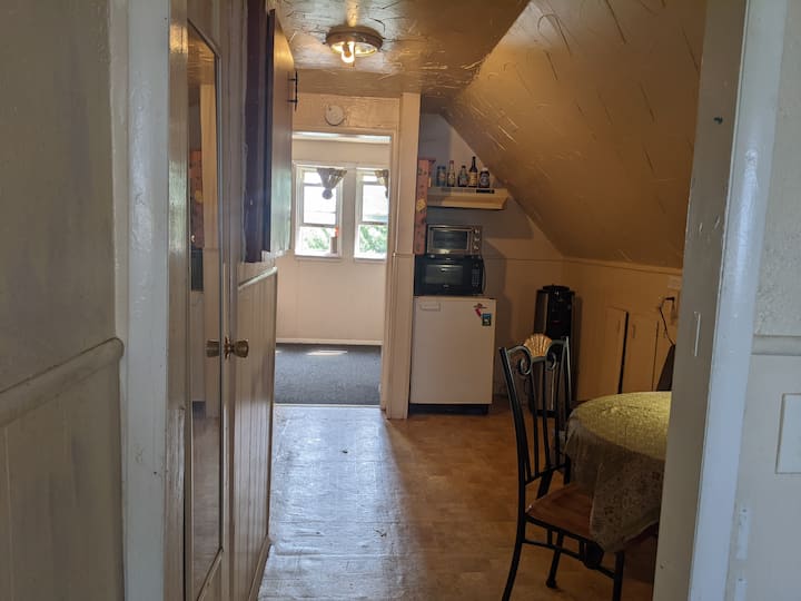 Entire Apt For Longer Stay
Niagara Falls, Ny 14301 - Niagara Falls, NY