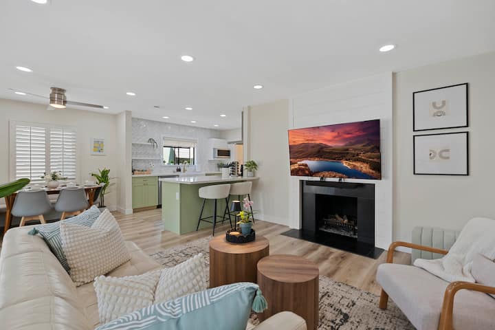 Santa Ana 3bd/2ba Home Only 10 Min To Disneyland - Irvine, CA