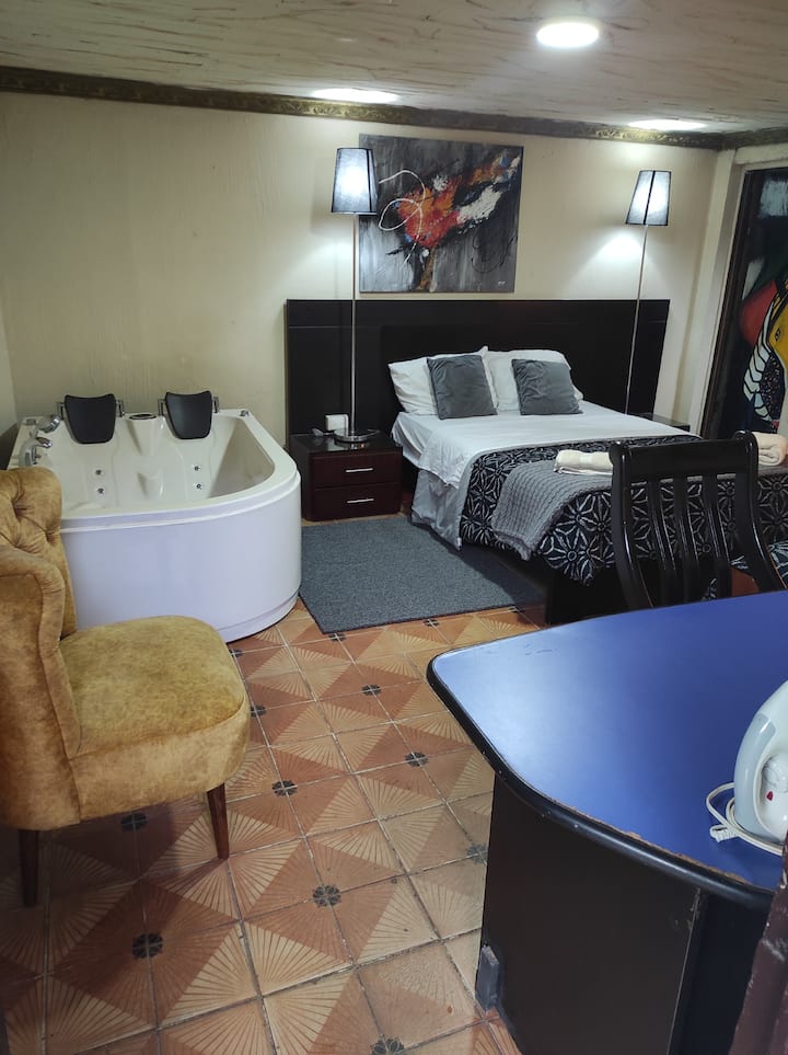 Casa Grande Con 7 Habitaciones - Zamora