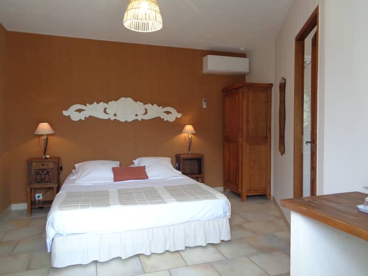 Chambre Climatisée Cigale Terrasse Kitchenette - Bonnieux