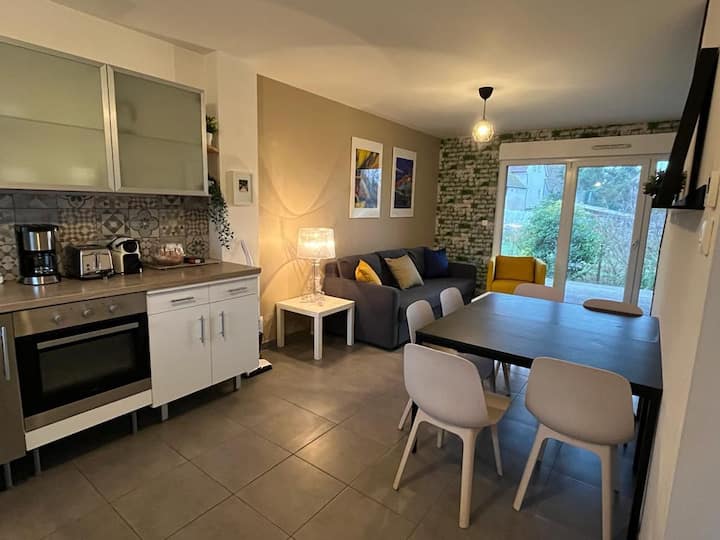 Le Refuge A . Contact /O60 I943348 - Barr