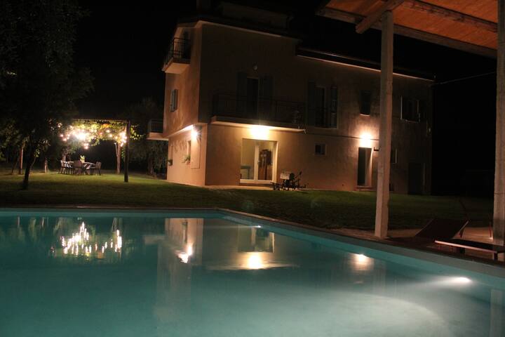 Camere 4 Posti Letto, Con Balcone Vista Piscina - Fermo