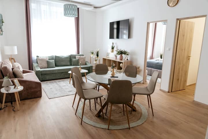 Luxury 2 Bedroom Stylish Apartment In The Center - Ungarn
