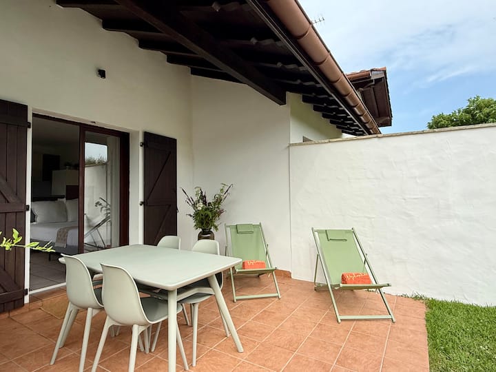 Plages à 250m – Studio Calme Avec Jardin & Parking - Guéthary