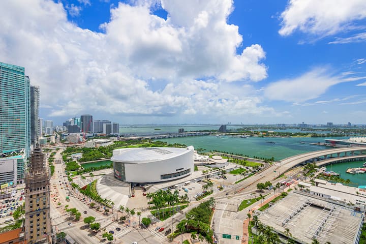The Bayfront Stay · Pool · Downtown Vibes · #2301 - Miami, FL