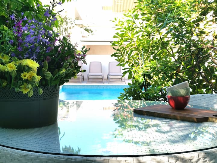 Appartement Romantique, Jardin, Piscine, Gymnase - Vodice