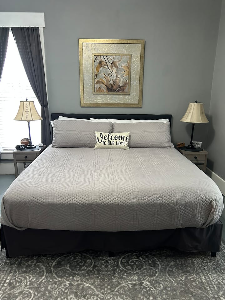 Historic Farmhouse Getaway - Spacious & Peaceful - Pendleton, IN