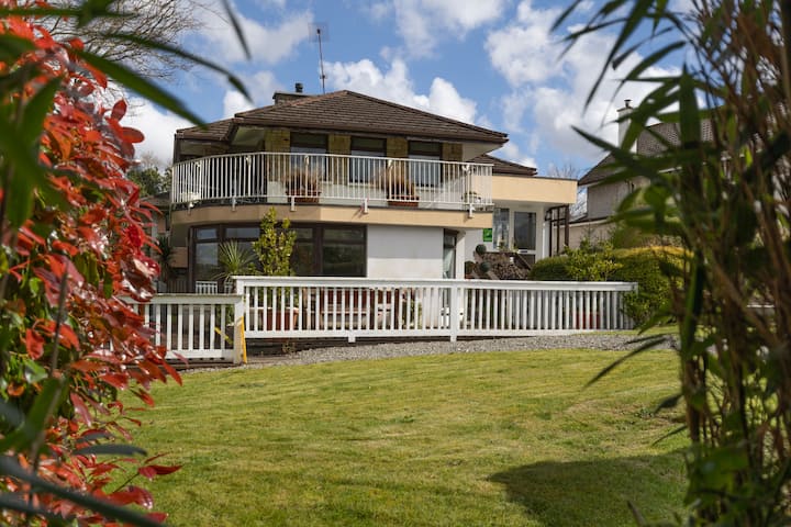 Ensuite Triple Room In Riverside Bed & Breakfast - Killarney