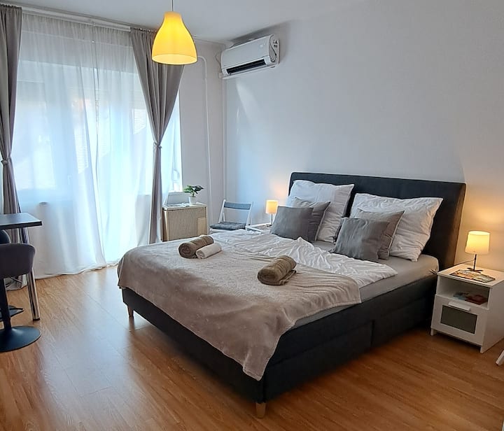 Studio Apartman Near The City Center With Parking - Szeged