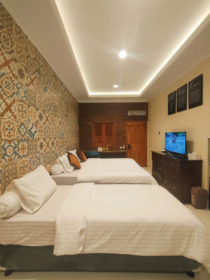 Studio Family S9 , Omah Kampoeng - Salatiga