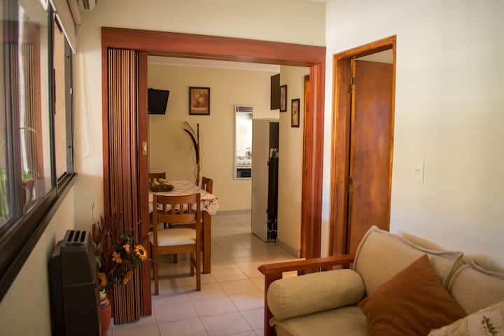 "Cálido Hogar". Cochera. Pile. Calef. Patio Priv. - Villa Carlos Paz