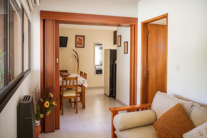 "Cálido Hogar". Cochera. Pile. Calef. Patio Priv. - Villa Carlos Paz