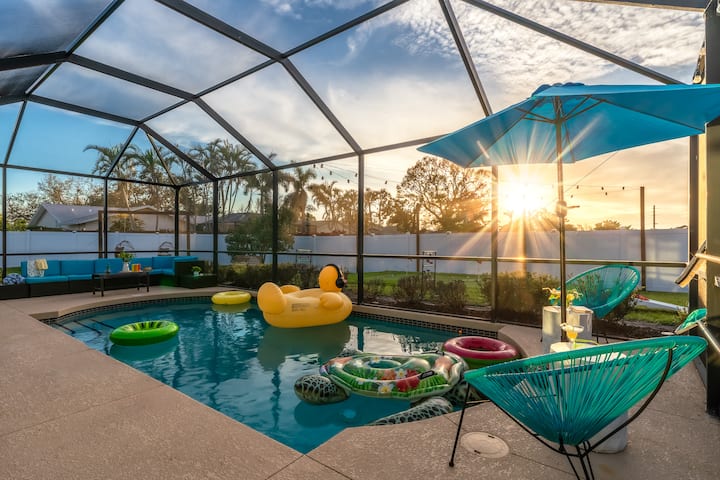 6 Miles To Ami & Img! Heated Pool Fire Pit Dog Ok! - Bradenton, FL