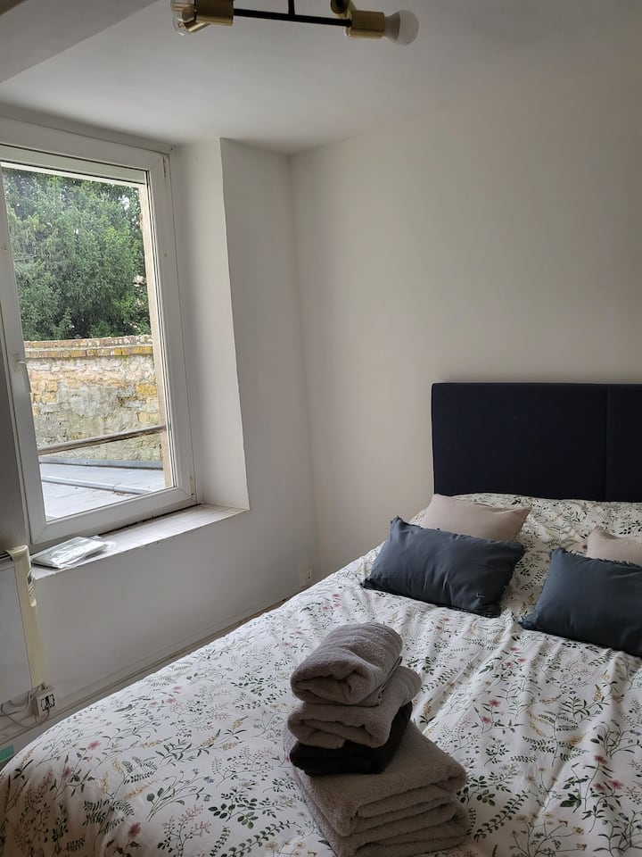 Petite Maison De Ville Au Calme. - Ifs