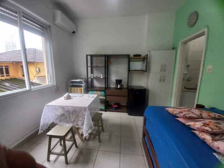 Melhor Localização, Ar Cond.,  200 Mts Praia - Santos