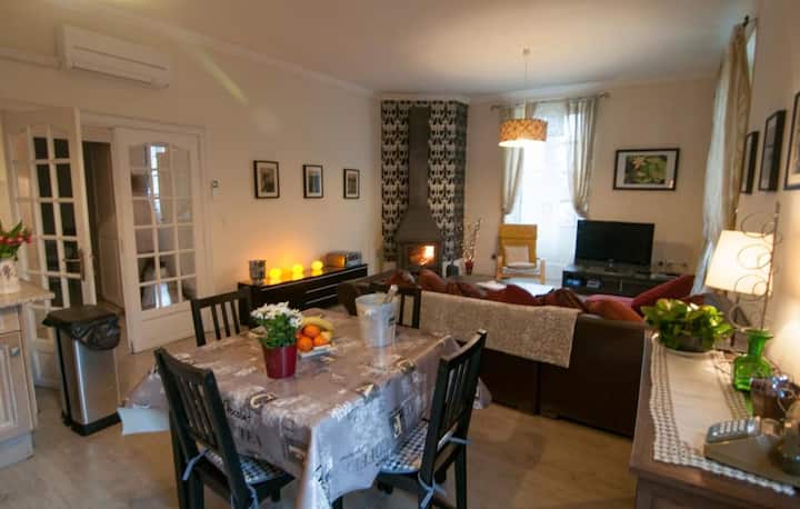 Spacieux Appartement Avec Poêle à Bois Et Terrasse - Prades