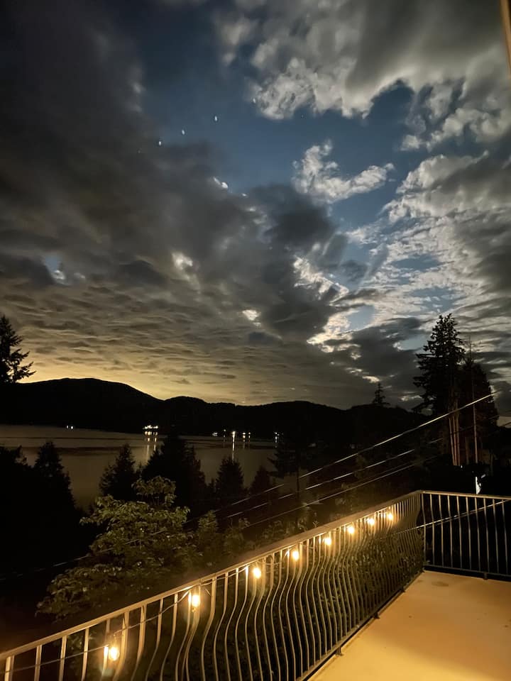 Ocean And Mountain View Home - Sunshine Coast