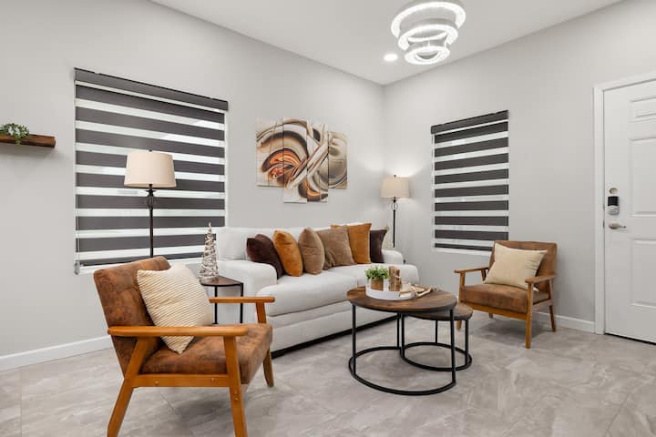 Rustic Meets Modern: Stylish Comfort Awaits - Pharr, TX