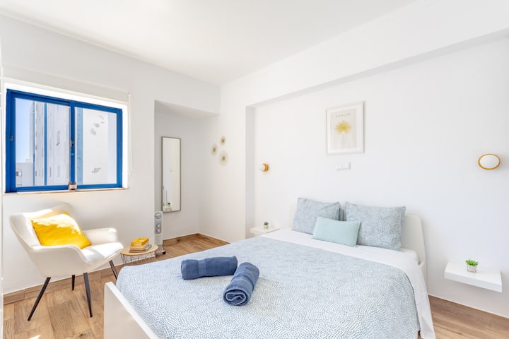 Apt 10m Walk To Beach W/balcony / Ac /Cafés/wi-fi - Praia da Rocha