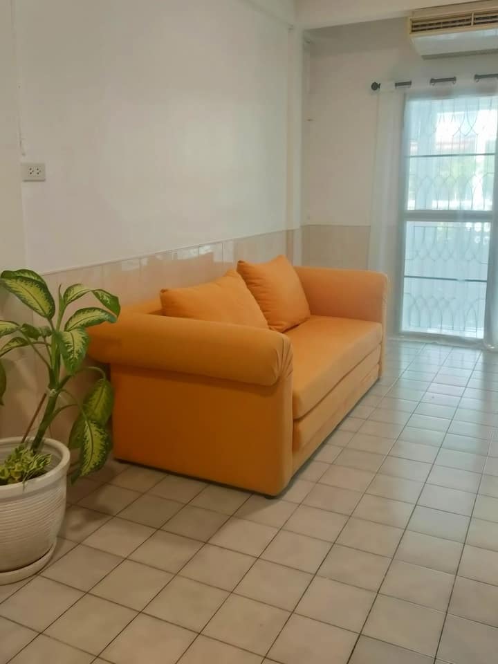 King Bed With Balcony, City Centre - フア ヒン