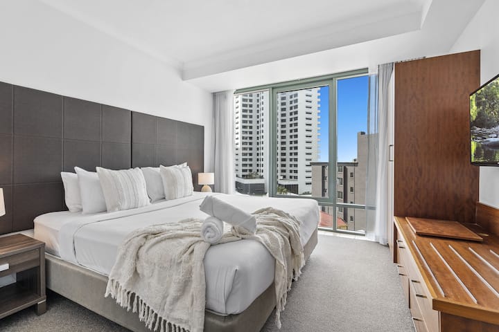 Legends - Modern Standard Studio Unit - Q Stay - Surfers Paradise