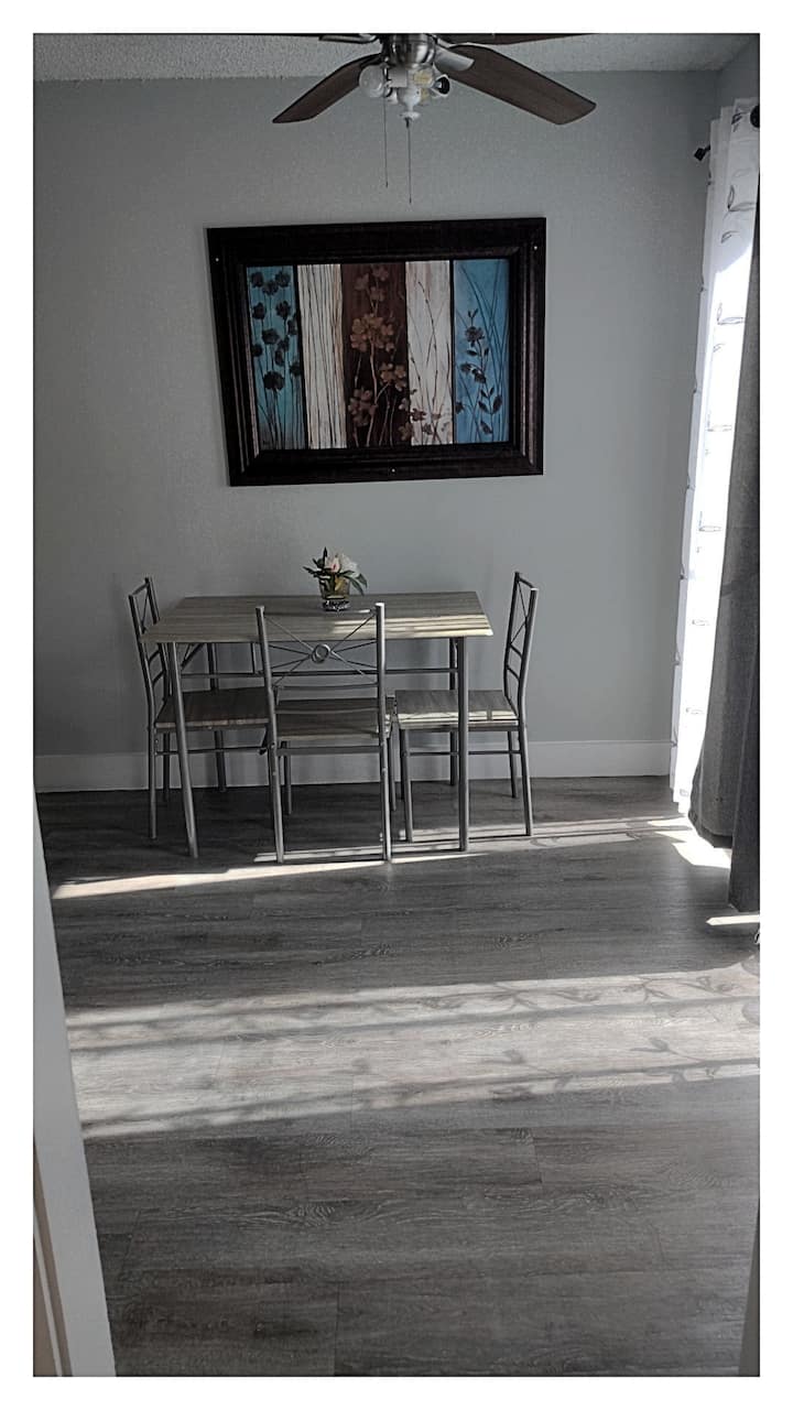 Townhome Breeze 2br • Short Walk To The Beach - Neptune Beach, FL