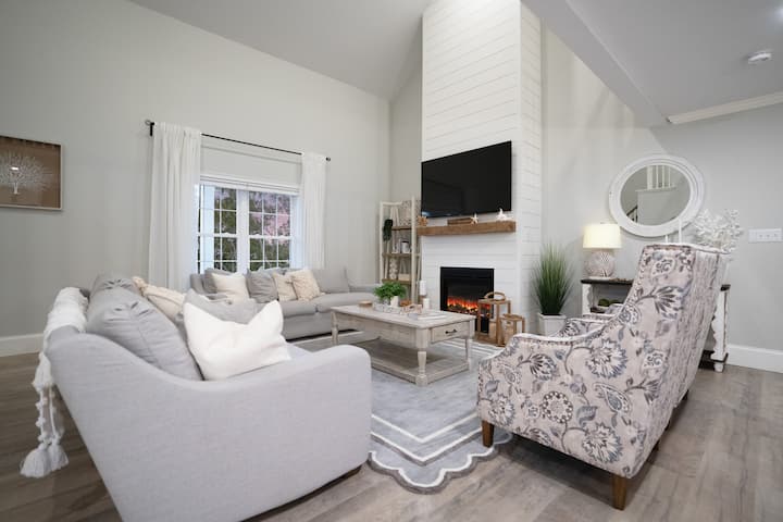 Cape Cod In A Luxe New Construction - Sandwich, MA