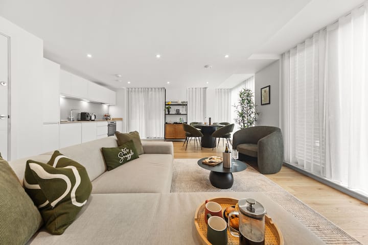 Luxury Apt Harrogate Centre W/ Parking + Balcony - Harrogate