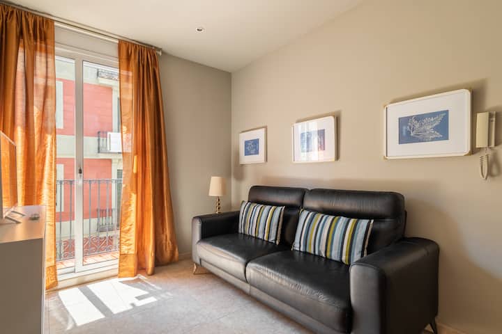 Stunning Apartment In Sants - Sant Just Desvern