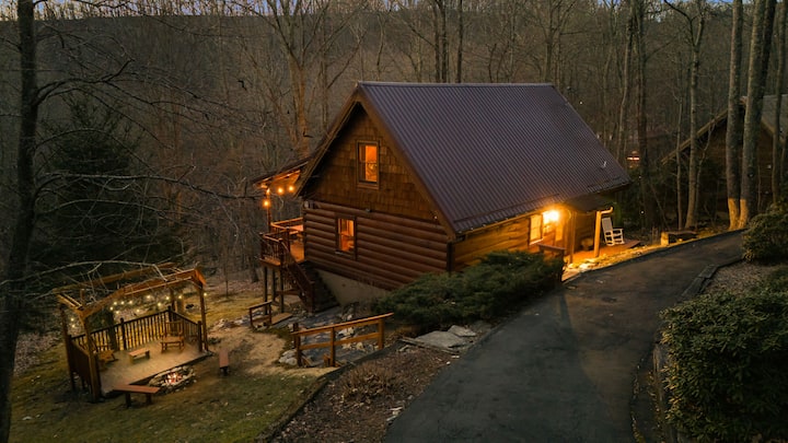 Mountain Getaway W/ Hot Tub, Firepit, And Backyard - Linville, NC