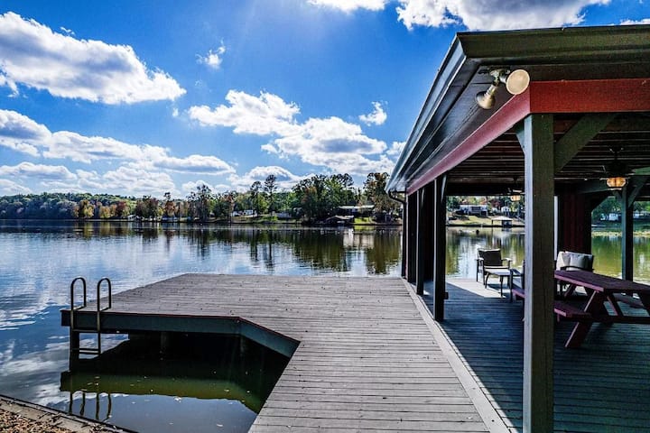 Panoramic Point 5bd, 3bth, Hot Tub, Firepit + More - Eatonton, GA
