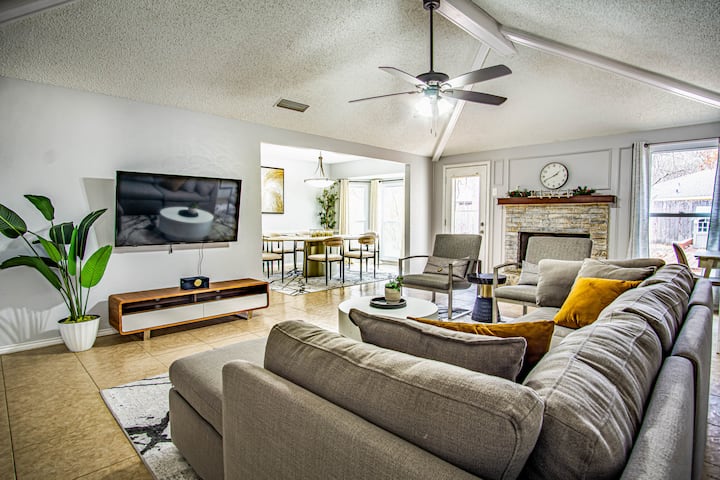 4 Min To Cutx Event Ctr | King Bed | Fireplace - Allen, TX