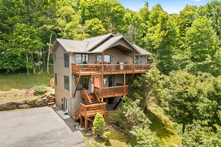 Sunset Mountain Views, Game Room, Fire Pits & A/c - Watauga Lake, TN