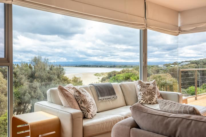 Sea View ~ Ultimate Beachside! - Coles Bay