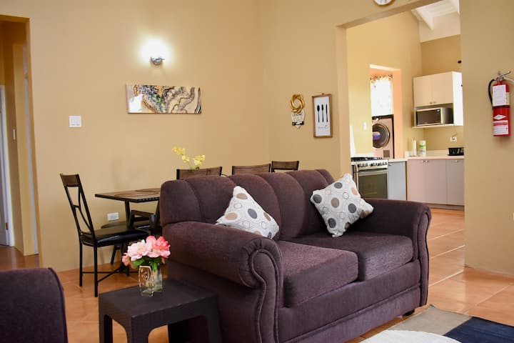 3bdrm, A/c, Wi-fi, Washer & Dryer - Kingston 6 - Jamaica