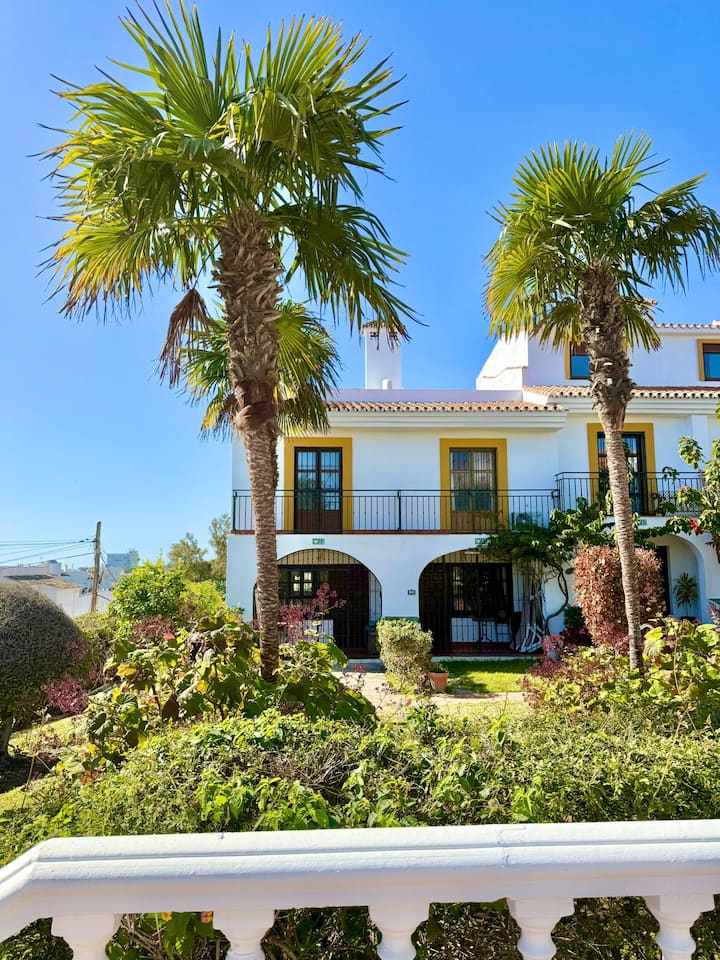 10min Walk To Beach, Shops, Restaurants And Town - Calahonda