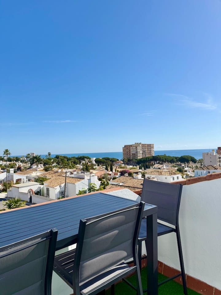 10min Walk To Beach, Shops, Restaurants And Town - Calahonda