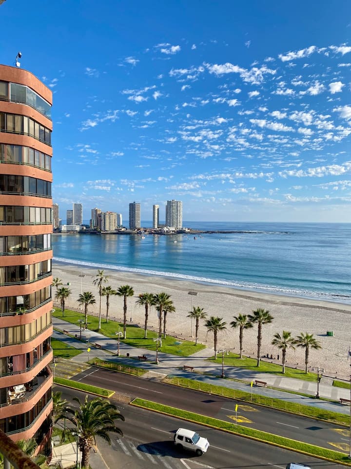 Frente A Cavancha, Vista Al Mar - Iquique