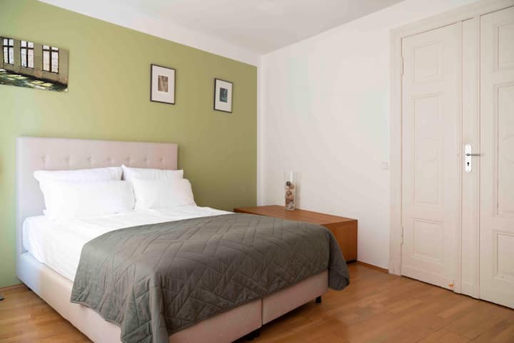 Elegant Apartment - Berlin